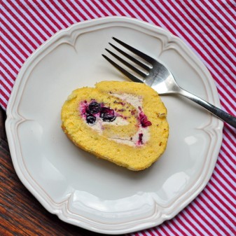 French Fridays with Dorie: Blueberry-blackcurrant mascapone roulade ...