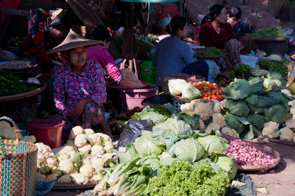 A trip to Thandwe market (Burma) | eat. live. travel. write.