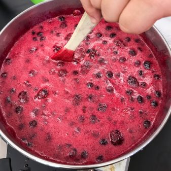 Les Petits Chefs make Amy Bronee’s triple berry jam | eat. live. travel ...